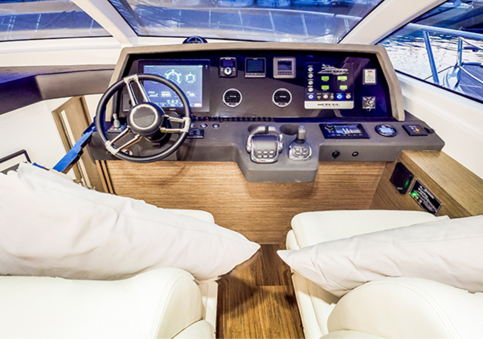 Pearl 65 Helm Station - One Marine